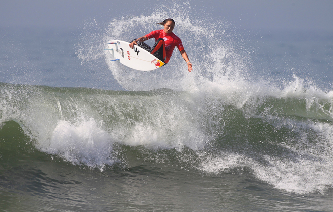 Moore nails rides to reach quarters | Honolulu Star-Advertiser