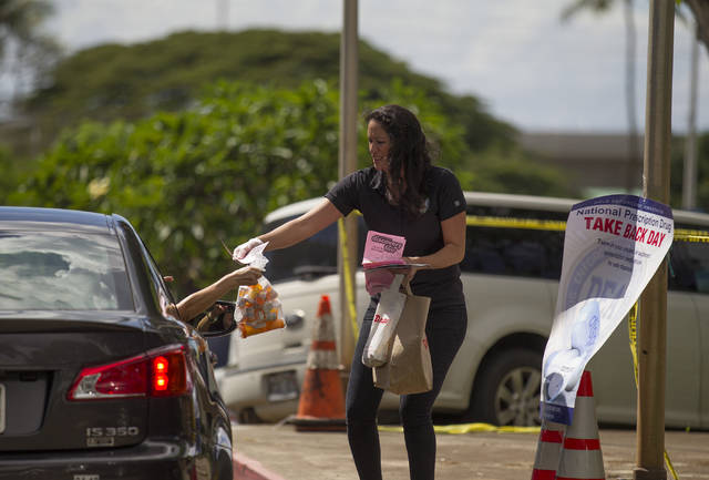 Drug disposal day draws steady line of drop-offs | Honolulu Star-Advertiser
