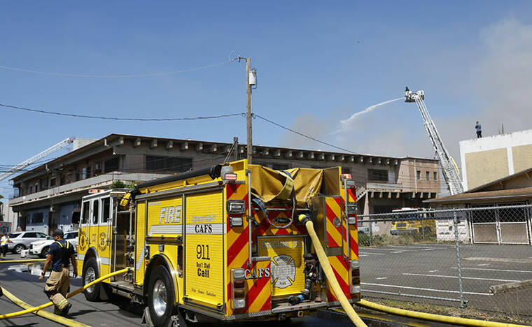 Honolulu firefighters control building fire in Kalihi-Palama area ...