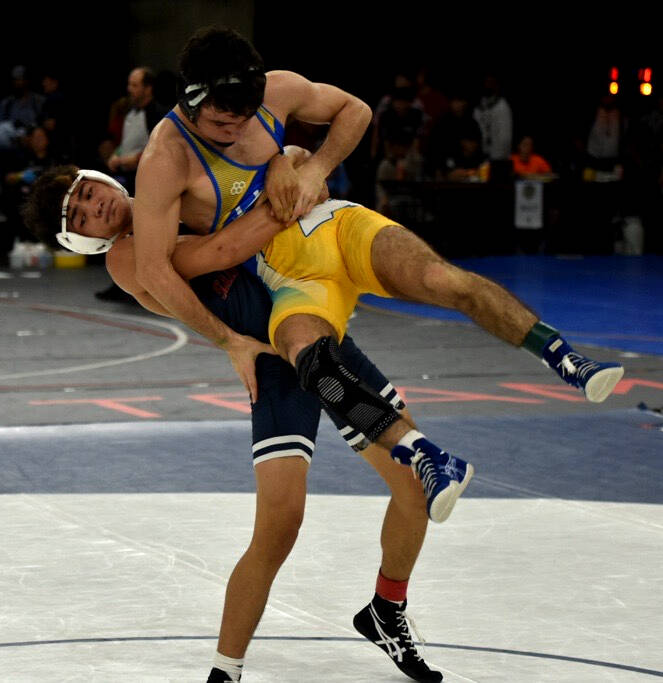 Saint Louis’ Berger going for a slam in final match of tonight’s state ...